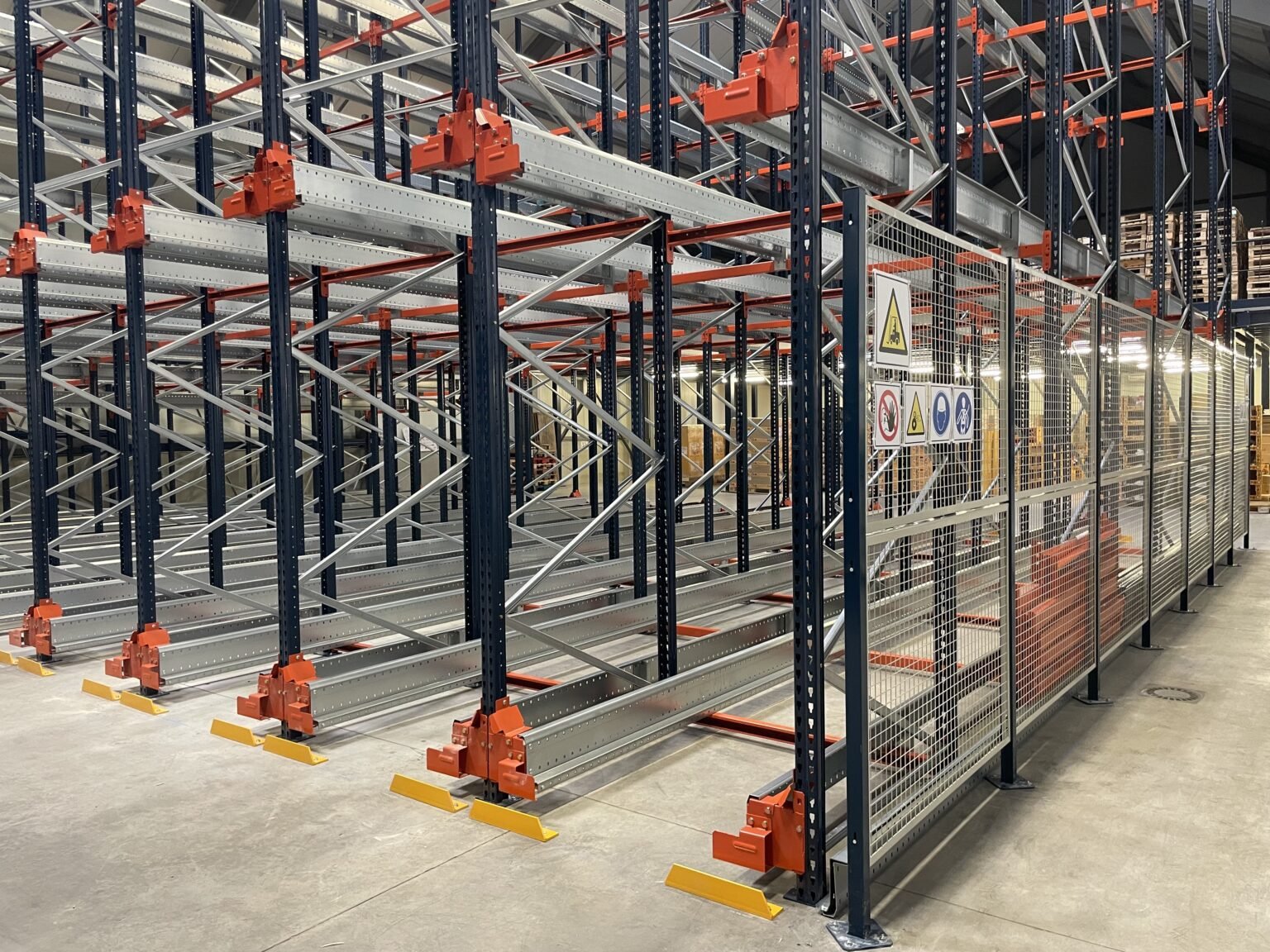 Montage de rayonnages d’occasion sur site | Rayonnage Solutions