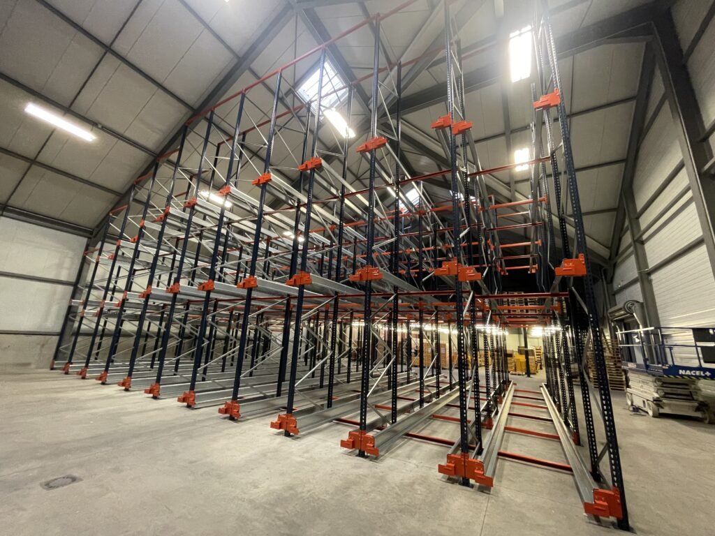 Montage de racks de stockage à Lyon